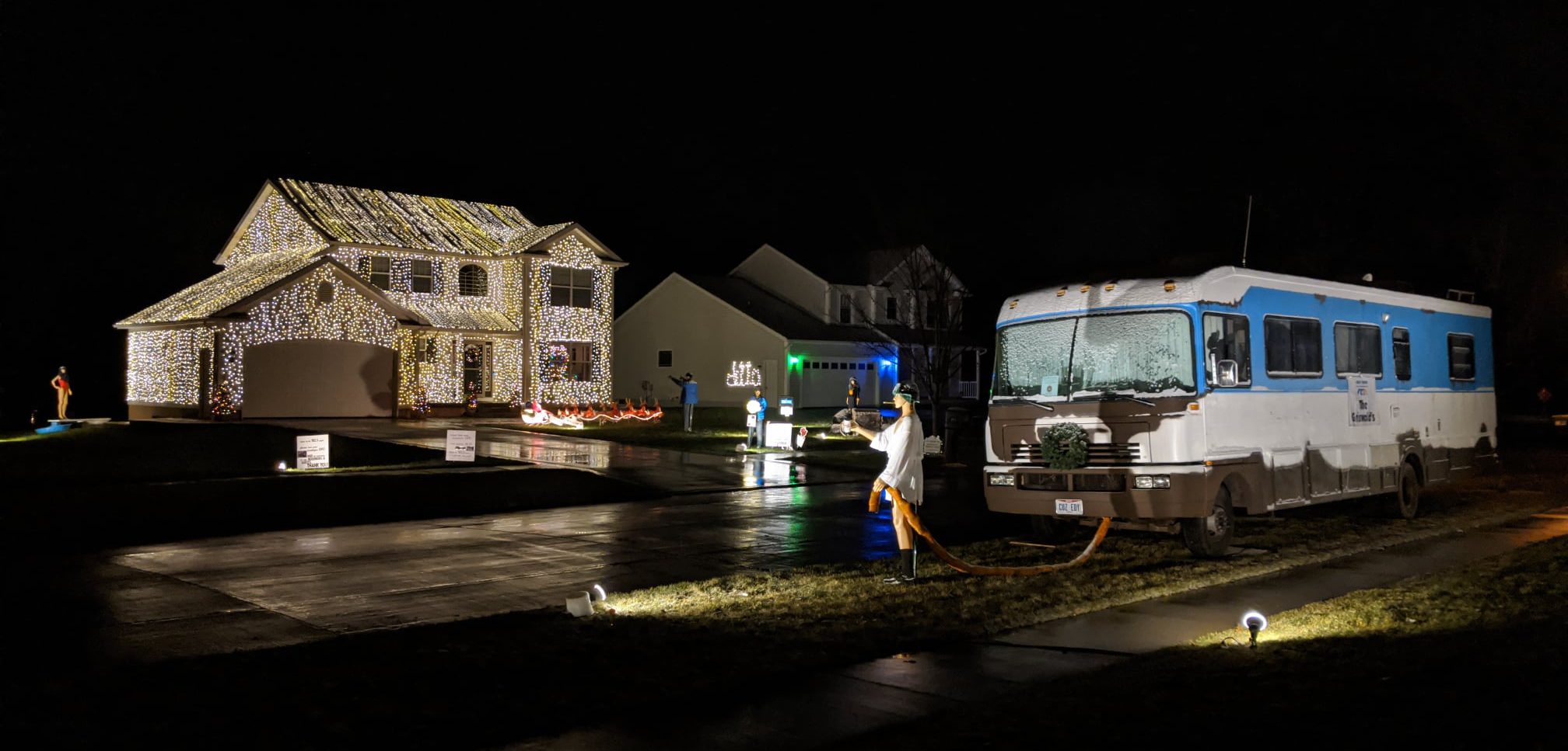 Christmas Vacation Destinations: Visit Cousin Eddie's RV Around The ...