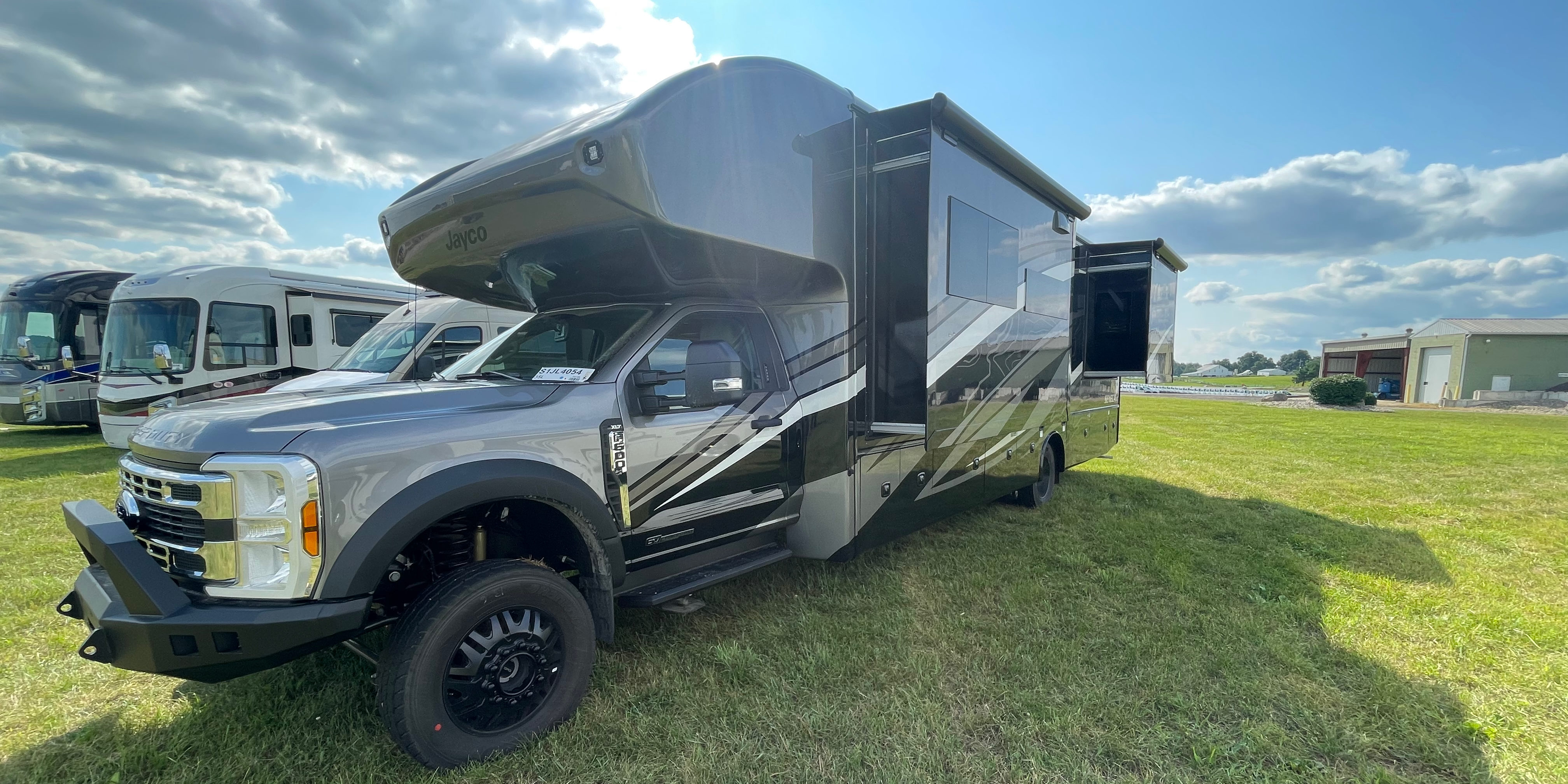 2025 Jayco Seneca XT 35L Review - RV Trader Blog