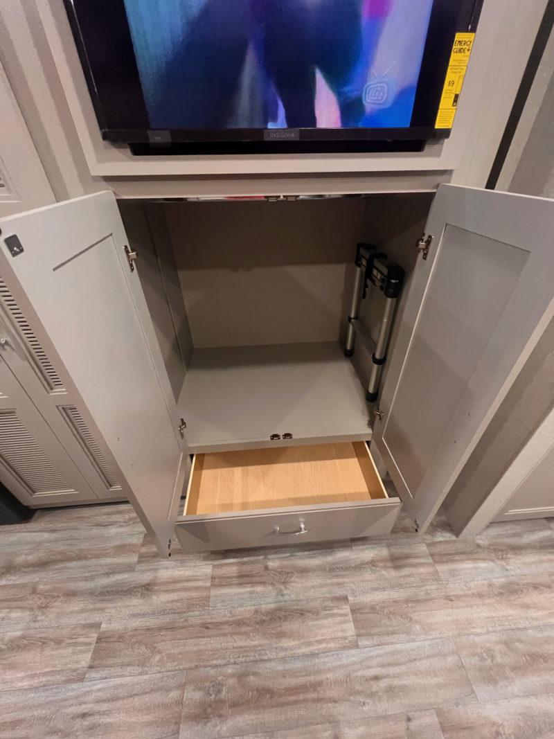 2025 Thor Motor Coach Pasadena 38XL Review - RV Trader