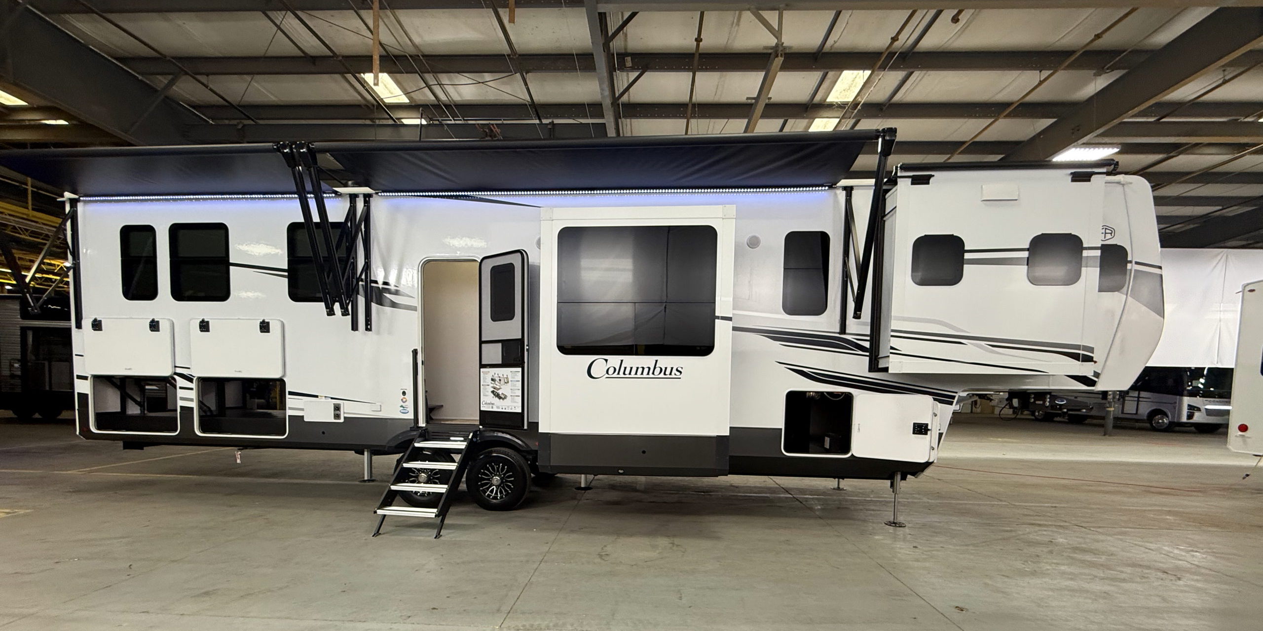 2025 Palomino Columbus 388FKH Review - RV Trader Blog