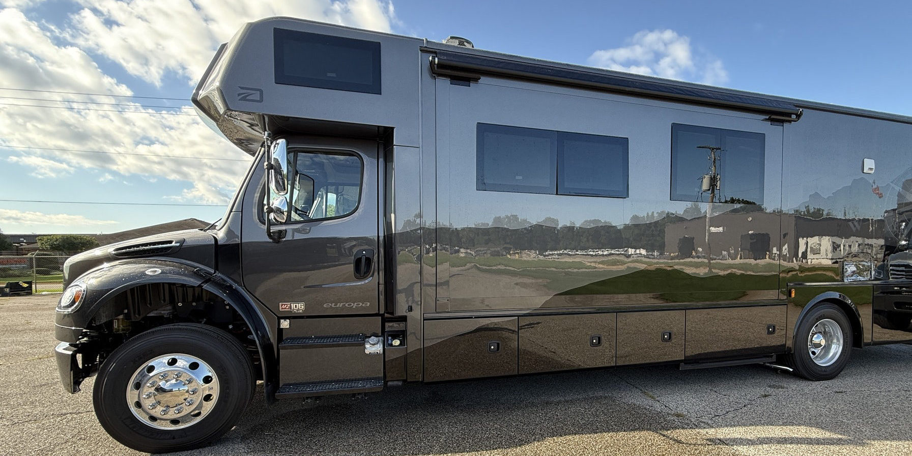 4 Super C Models with Monster Towing Capacity - RV Trader Blog