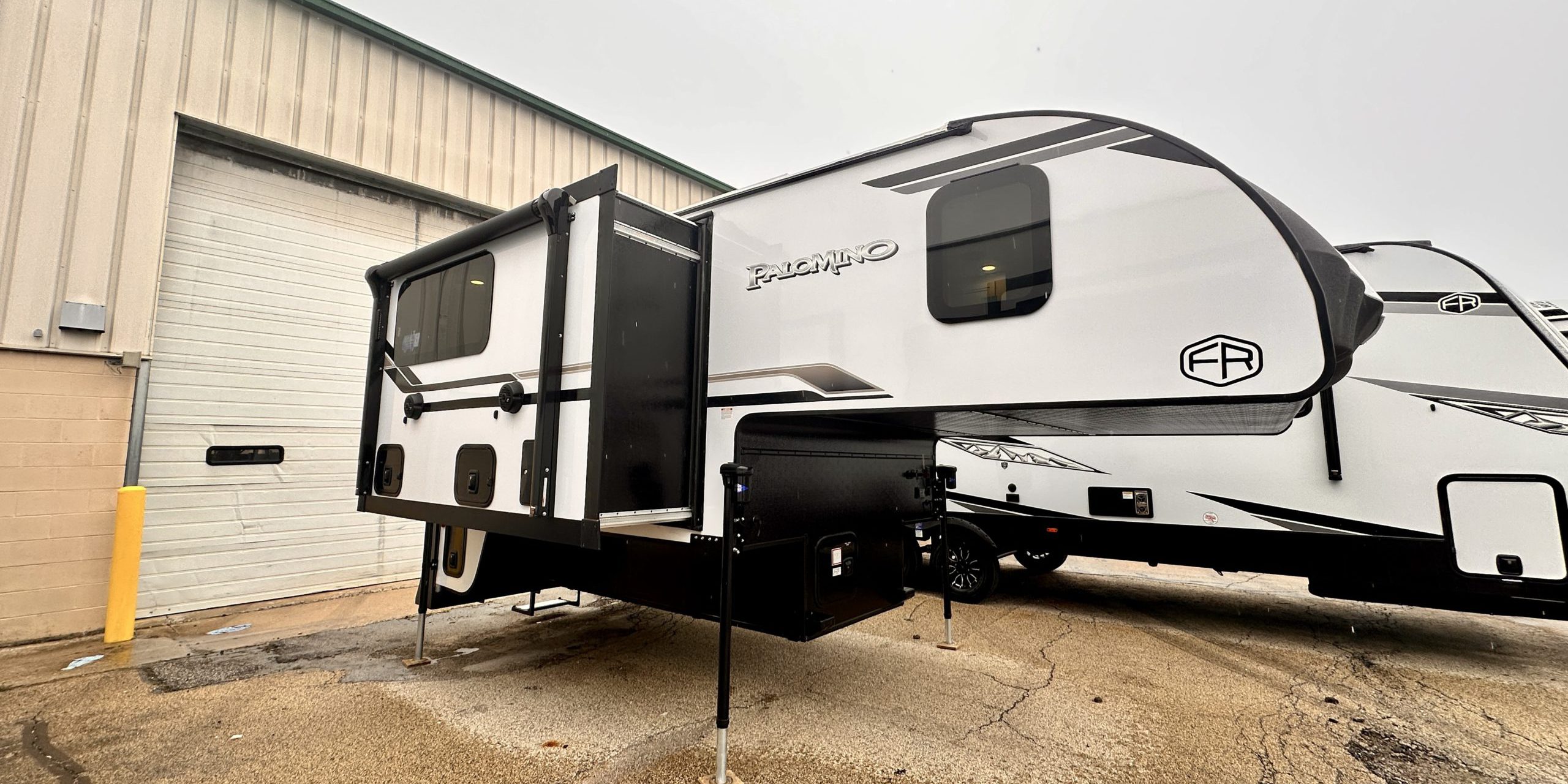 2025 Palomino Backpack Truck Camper HS-3210 Review - RV Trader Blog