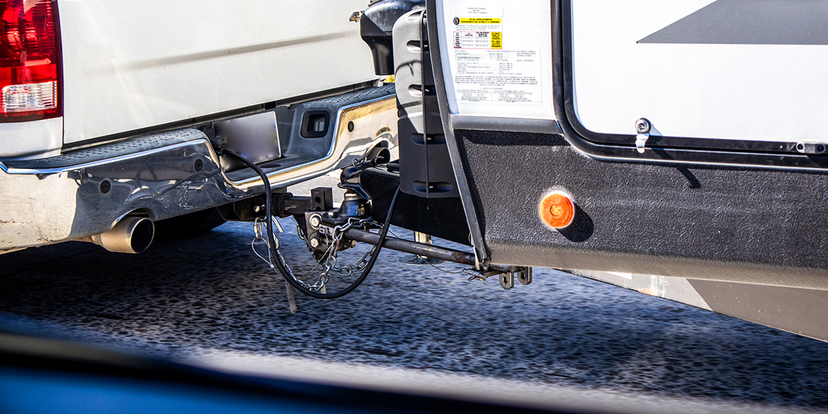 A Newbie’s Guide to Tow Bars, Hitches, and Sway Control - RV Trader Blog